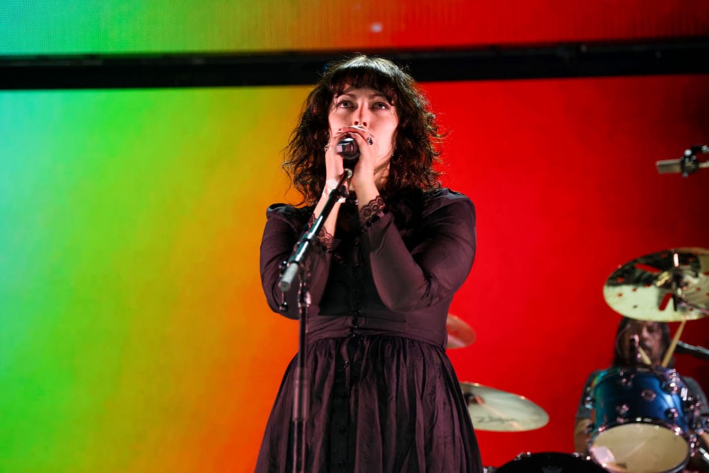 Violet Grohl Releases Debut Solo Tracks ‘THUM’ and ‘Applefish’