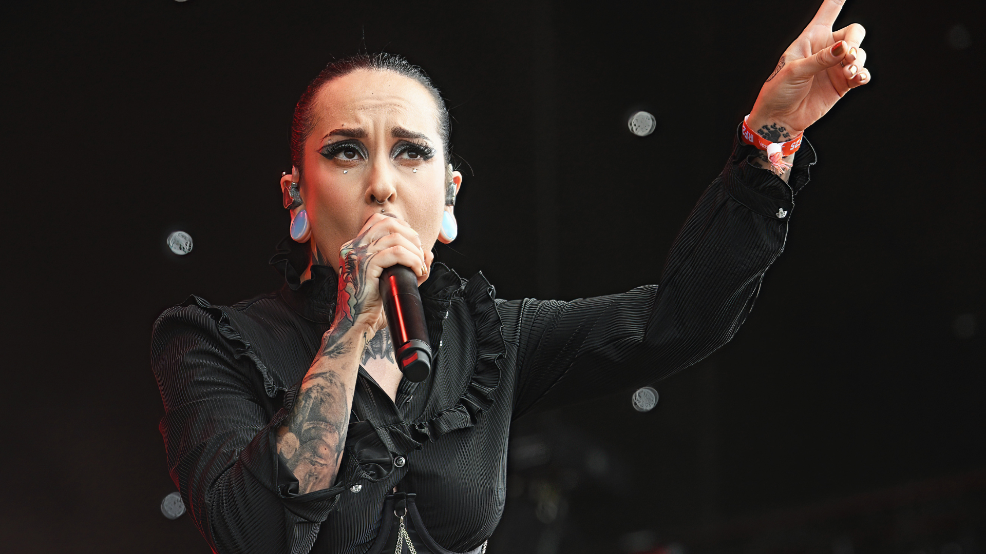Jinjer's Tatiana Shmayluk Speaks Out Against 'Female-Fronted Band ...