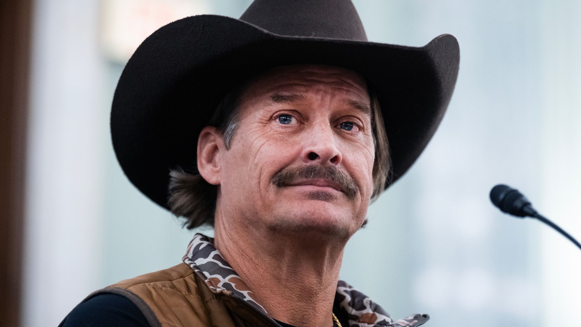 Kid Rock Sparks Backlash Over Helicopter Flyover At Mansion
